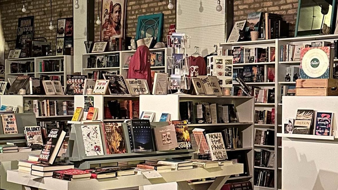 Beloved bookstore closes after Barnes & Noble opens nearby - ABDPost ...